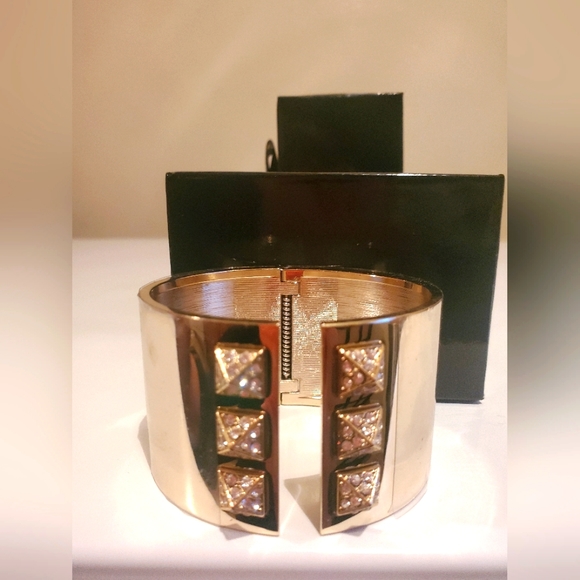 Victoria's Secret | Jewelry | Gold Cuff Bling Bracelet Brand New | Poshmark